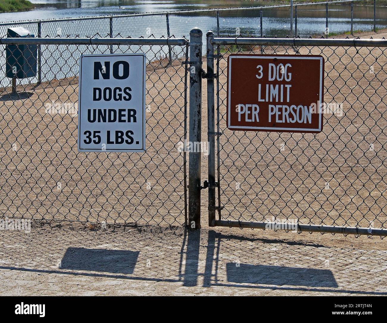 Three dog limit hi-res stock photography and images - Alamy