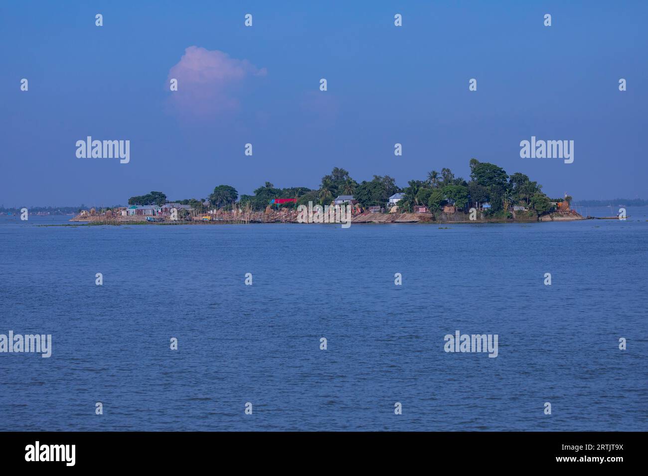 A floating village on the Nikli Haor in Kishorganj, Bangladesh Stock ...