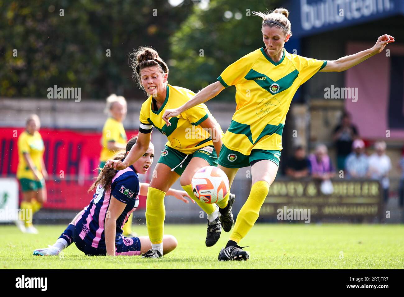 Lizzie Buckingham (10 Ashford) during the L&SERWFL game between Dulwich ...