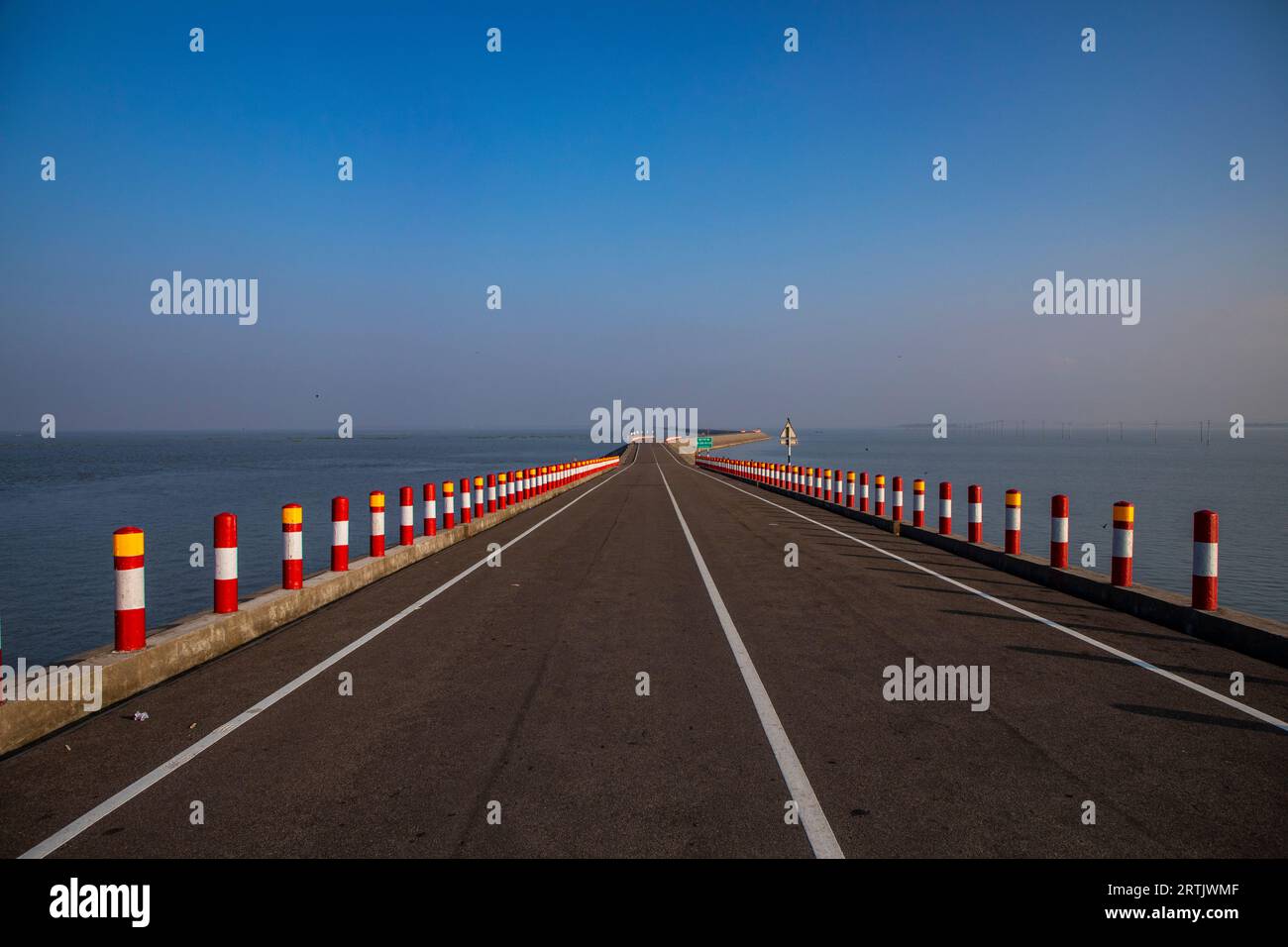 Mithamoin haor hi-res stock photography and images - Alamy