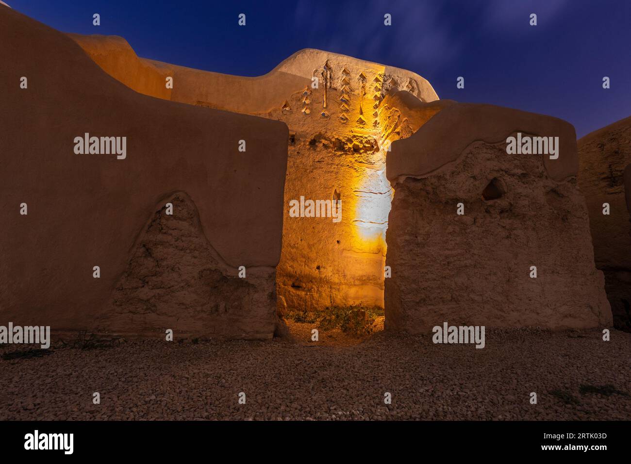 Diriyah old town walls illuminated at night, Riyadh, Saudi Arabia Stock ...