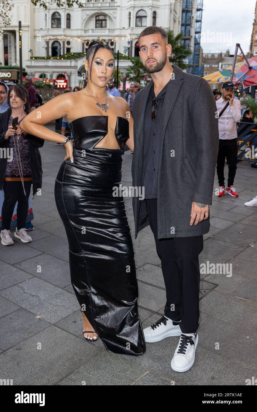 Snoochie shy hi-res stock photography and images - Alamy