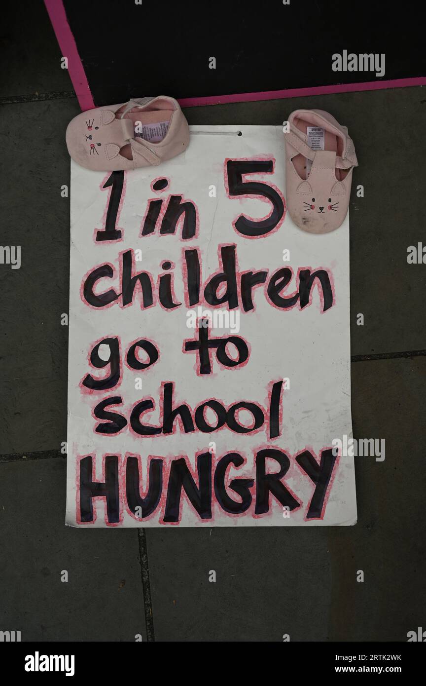 1 in 4 low income mothers hi-res stock photography and images - Alamy