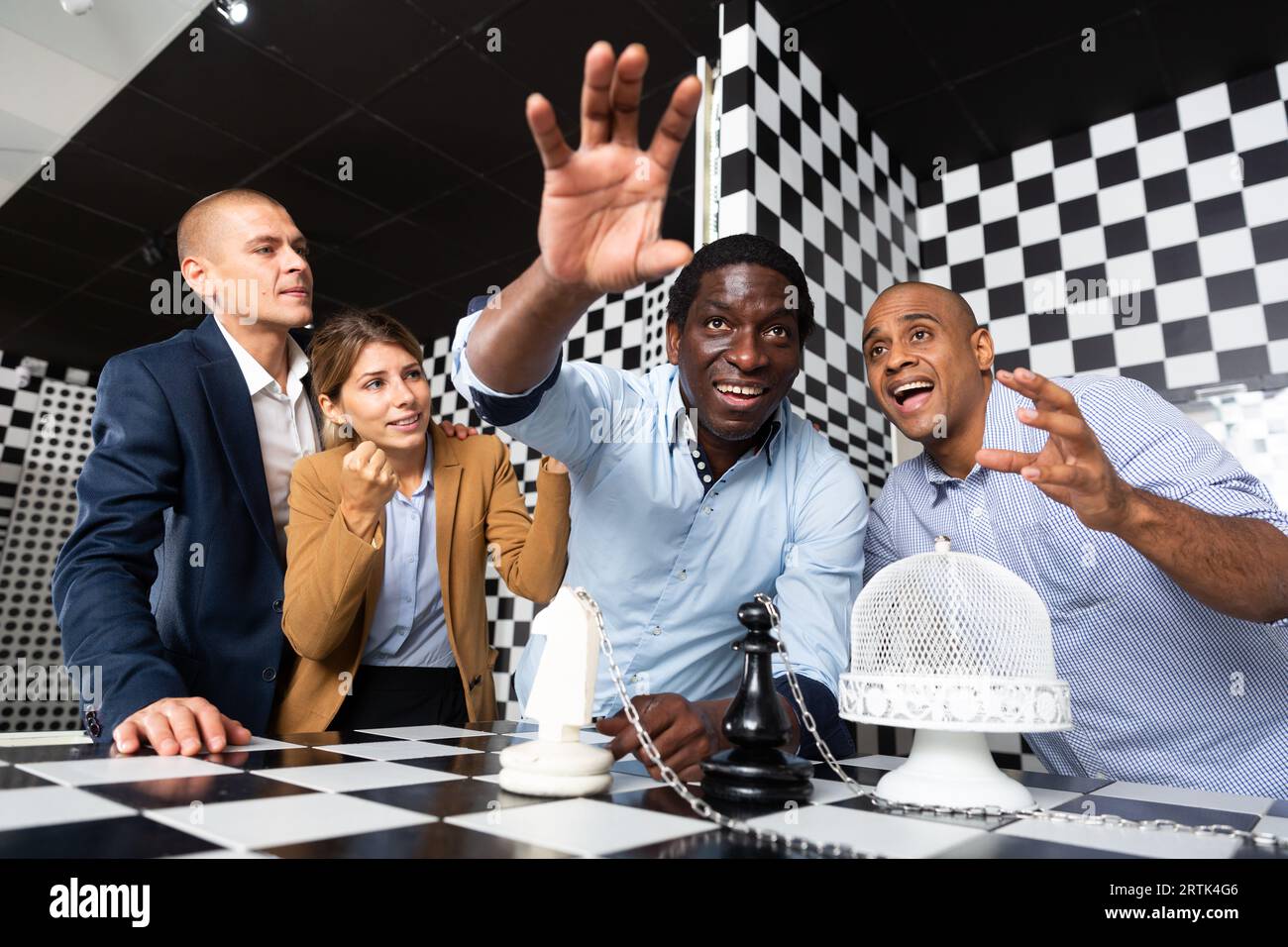 Out door chess hi-res stock photography and images - Alamy
