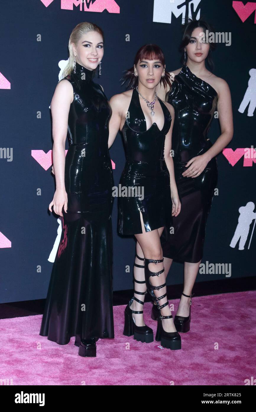 Daniela Villarreal Vélez, Paulina Villarreal Vélez und Alejandra ...