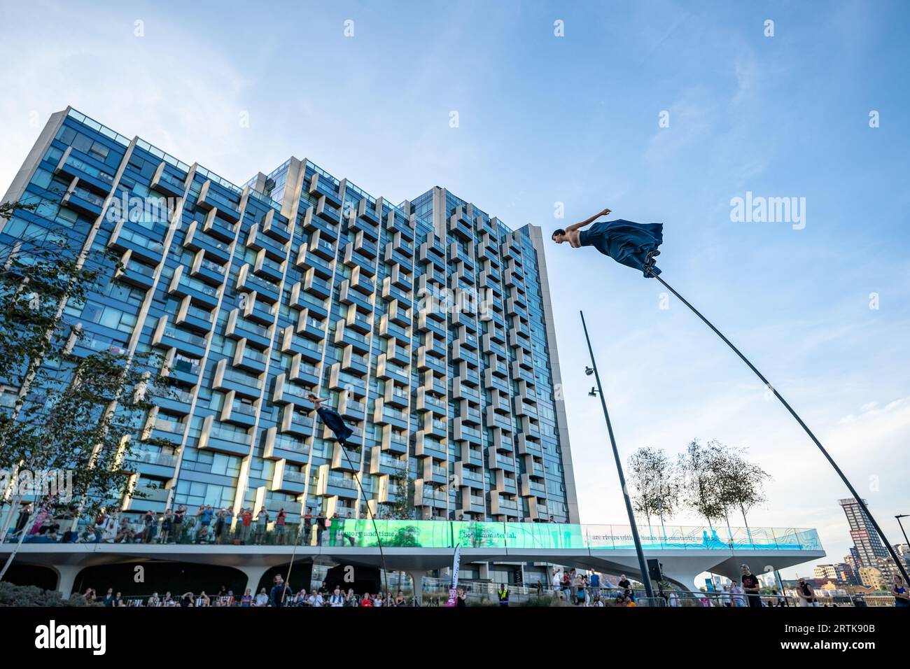 RoZéO by Gratte Ciel. Performed in Tide Square, North Greenwich as part ...
