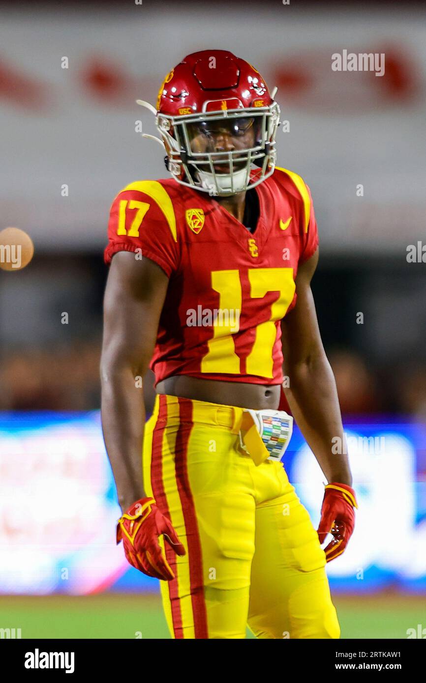 LOS ANGELES, CA - SEPTEMBER 09: USC Trojans cornerback Christian Roland ...