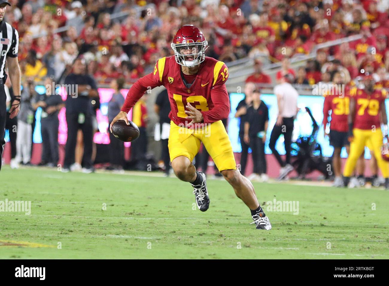 LOS ANGELES, CA - SEPTEMBER 09: USC Trojans quarterback Caleb Williams ...