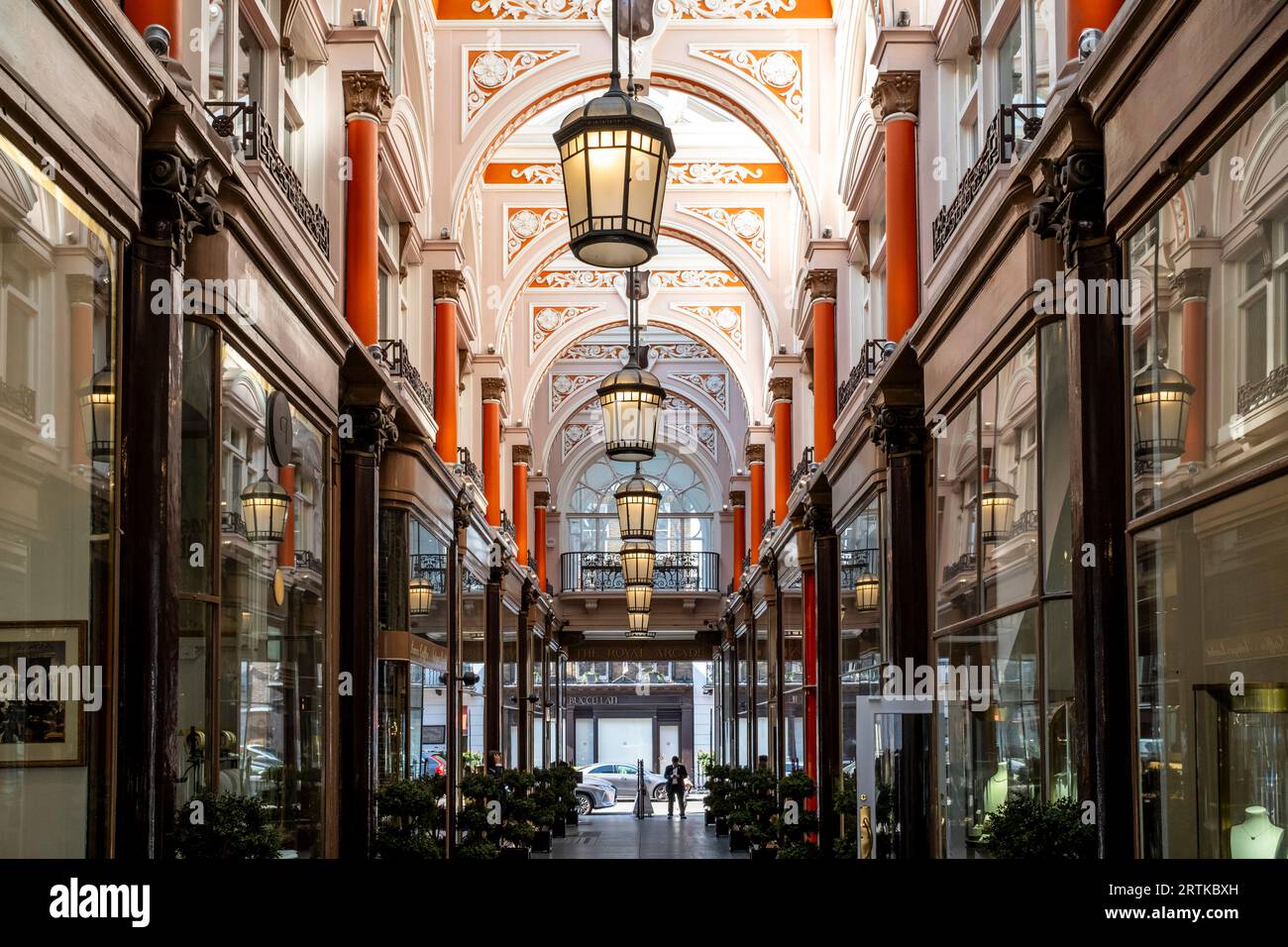 Historic arcade london mayfair hi-res stock photography and images - Alamy