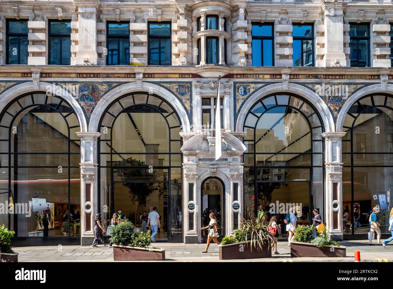 The Apple Regent Street Store, London, UK Stock Photo - Alamy