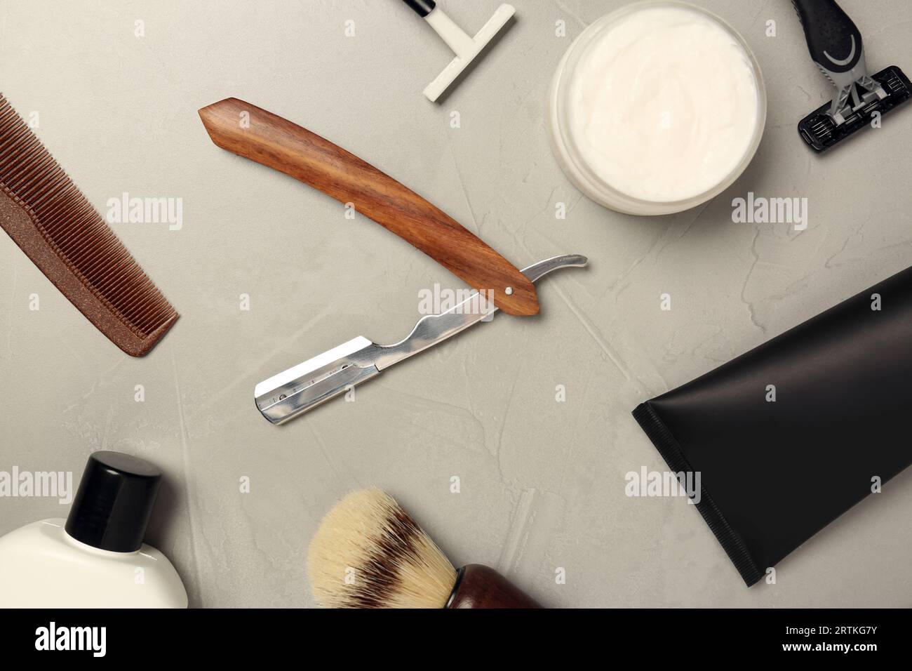 Mens styling comb hi-res stock photography and images - Alamy