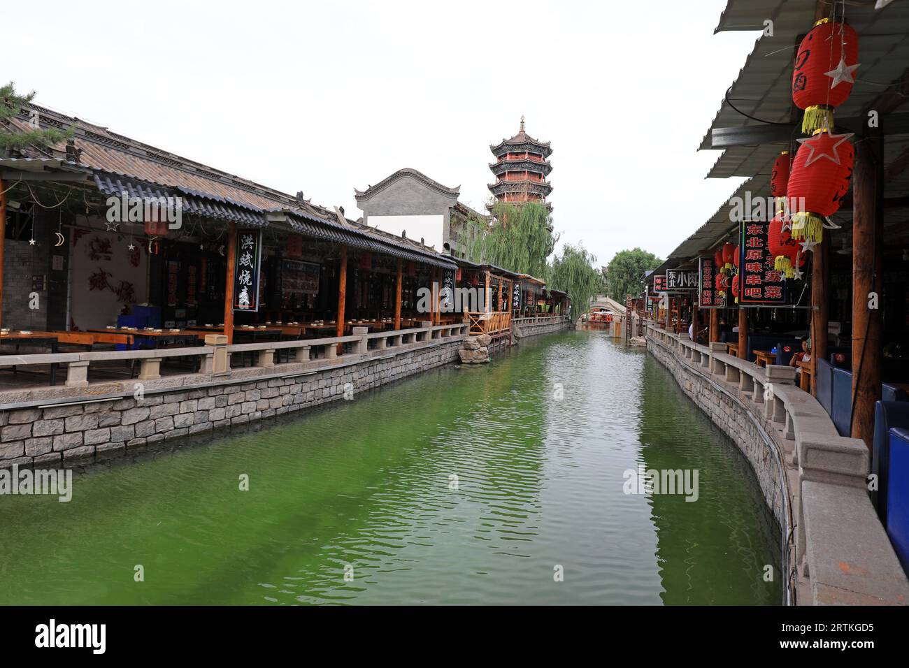 Luanzhou ancient city, architectural scenery on both sides of the river ...