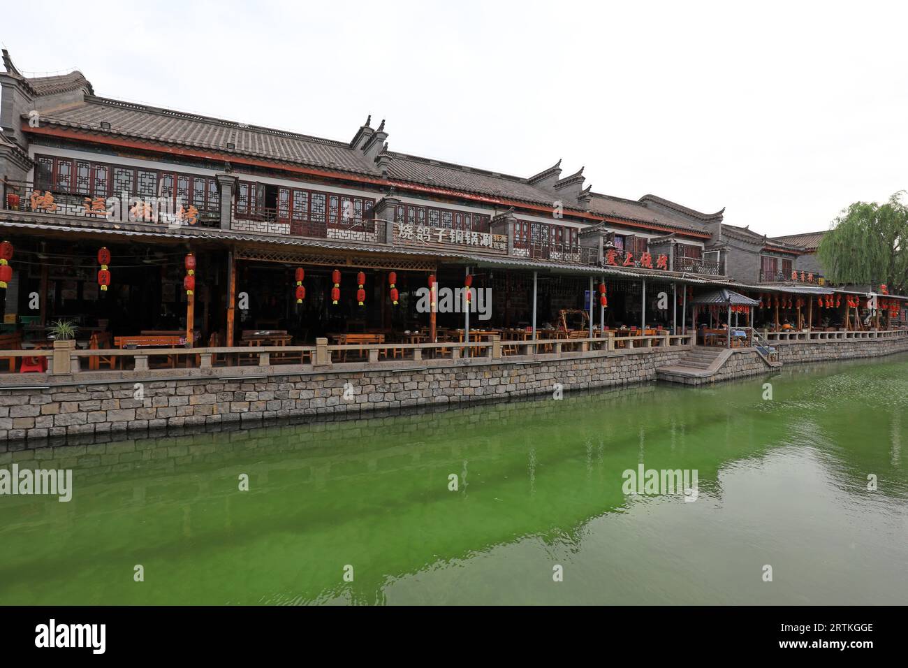 Luanzhou ancient city, architectural scenery on both sides of the river ...