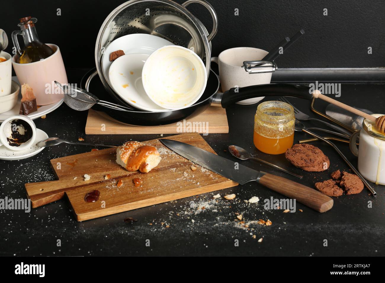 Kitchen mess countertop hi-res stock photography and images - Alamy