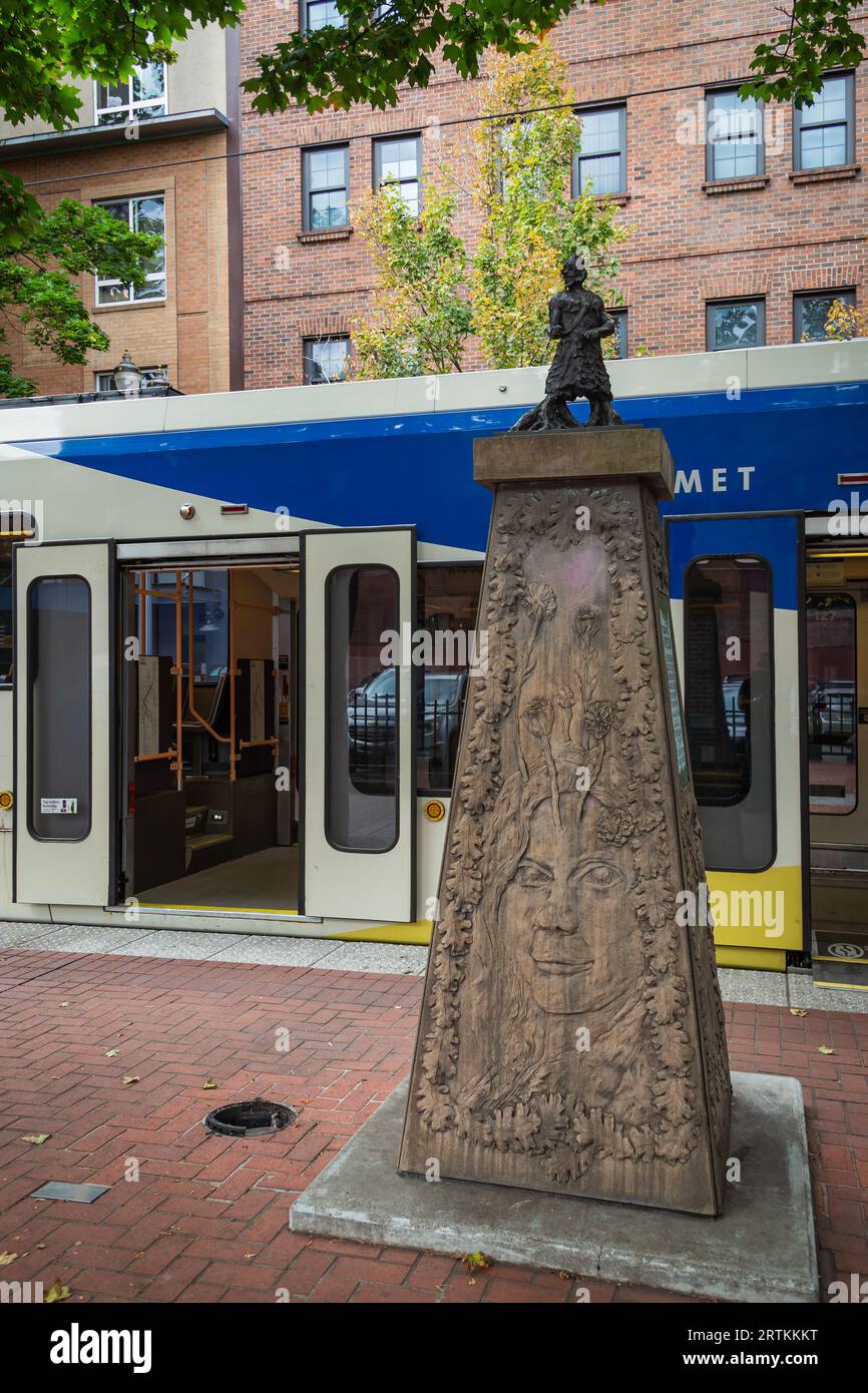 The Little Green Man of Portland sculpture in downtown Portland Oregon ...