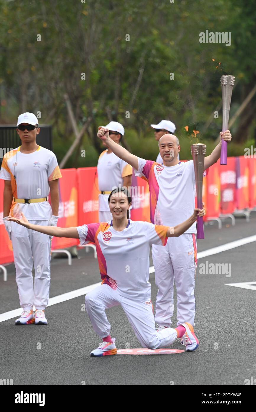 Taizhou, China's Zhejiang Province. 14th Sep, 2023. Torch bearers Feng ...