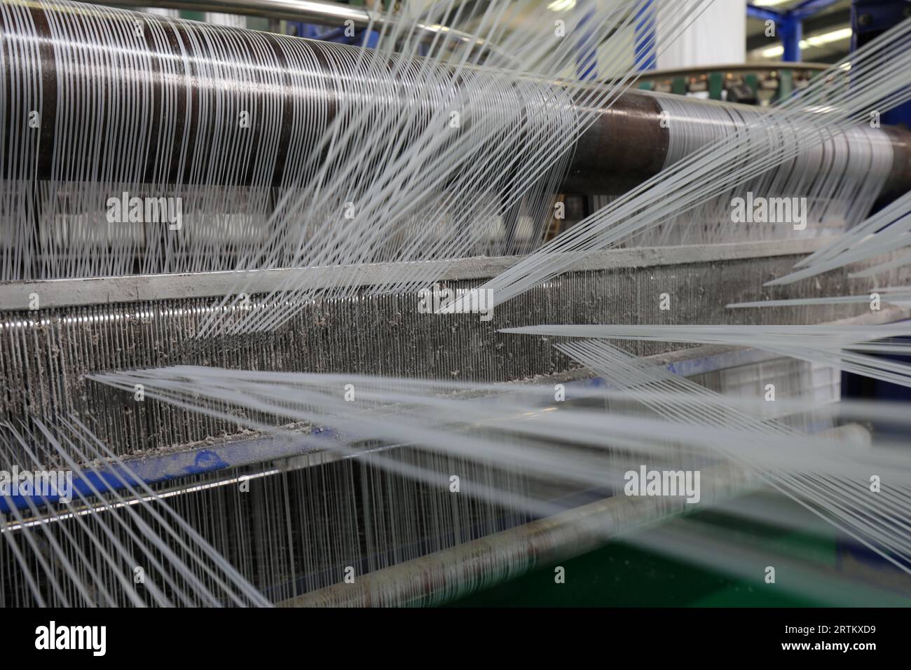 The mechanical equipment of the plastic weaving production line is ...