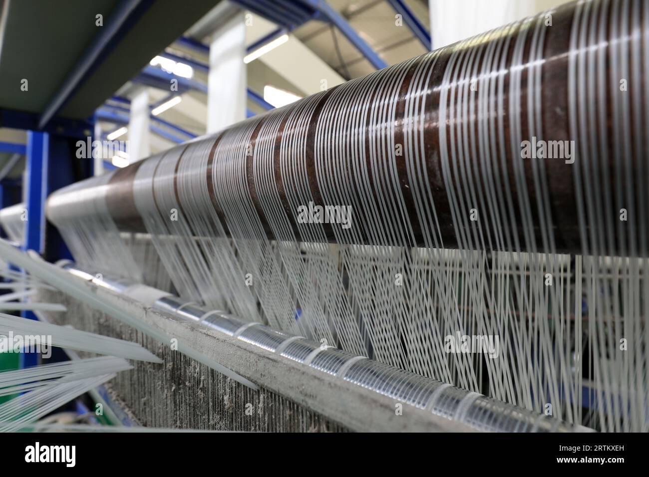 The mechanical equipment of the plastic weaving production line is ...