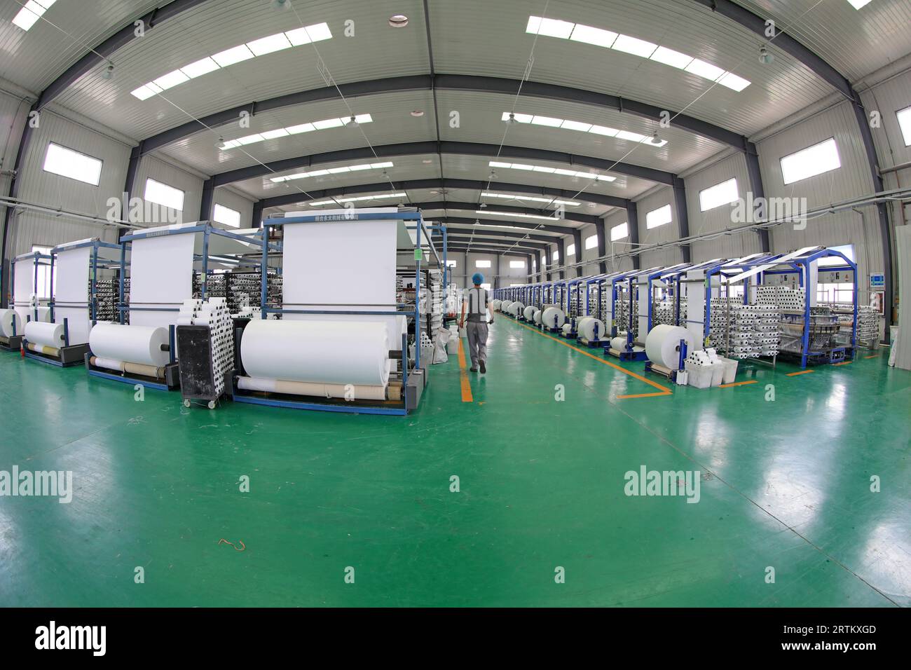 The mechanical equipment of the plastic weaving production line is ...