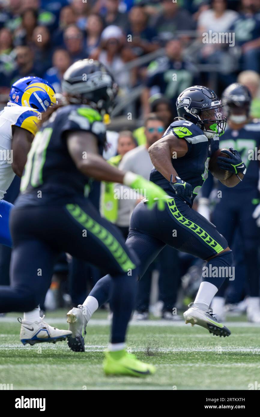 Seattle Seahawks running back Kenneth Walker III (9) runs with the ball ...