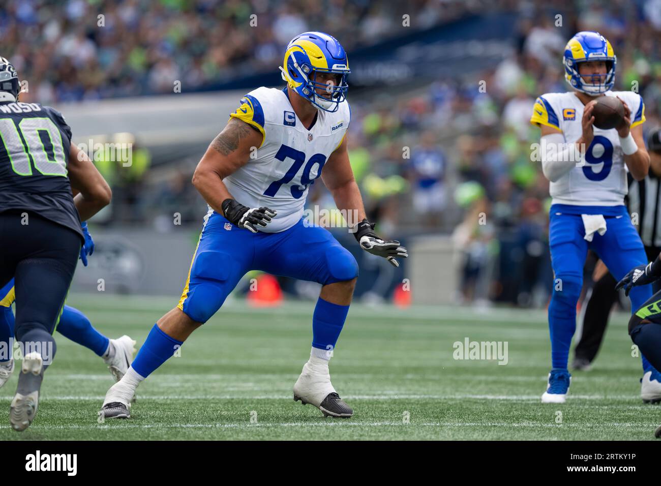Los Angeles Rams offensive tackle Rob Havenstein (79) gets set during ...