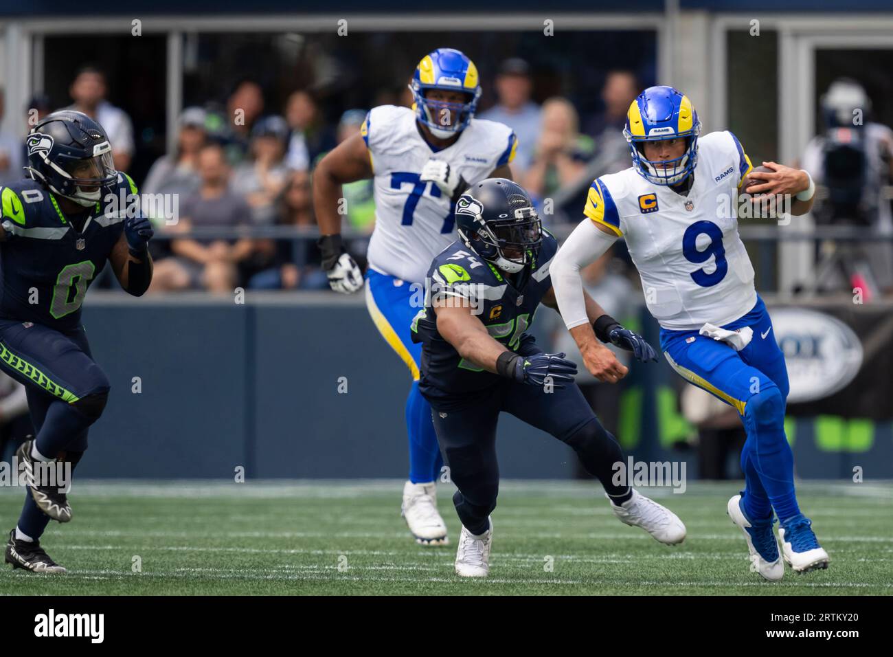 Seattle Seahawks linebacker Bobby Wagner (54) chases Los Angeles Rams ...