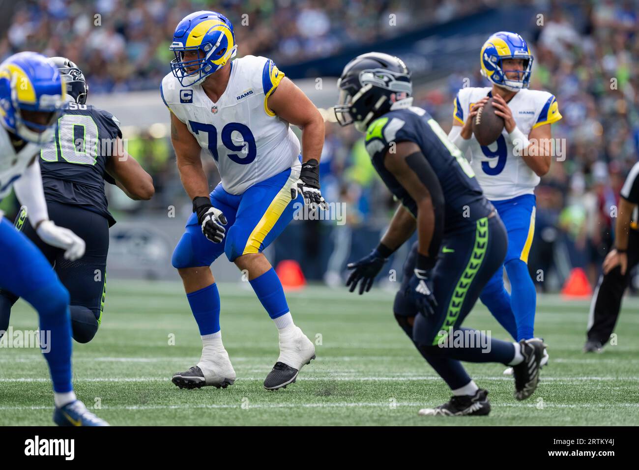Los Angeles Rams offensive tackle Rob Havenstein (79) gets set during ...