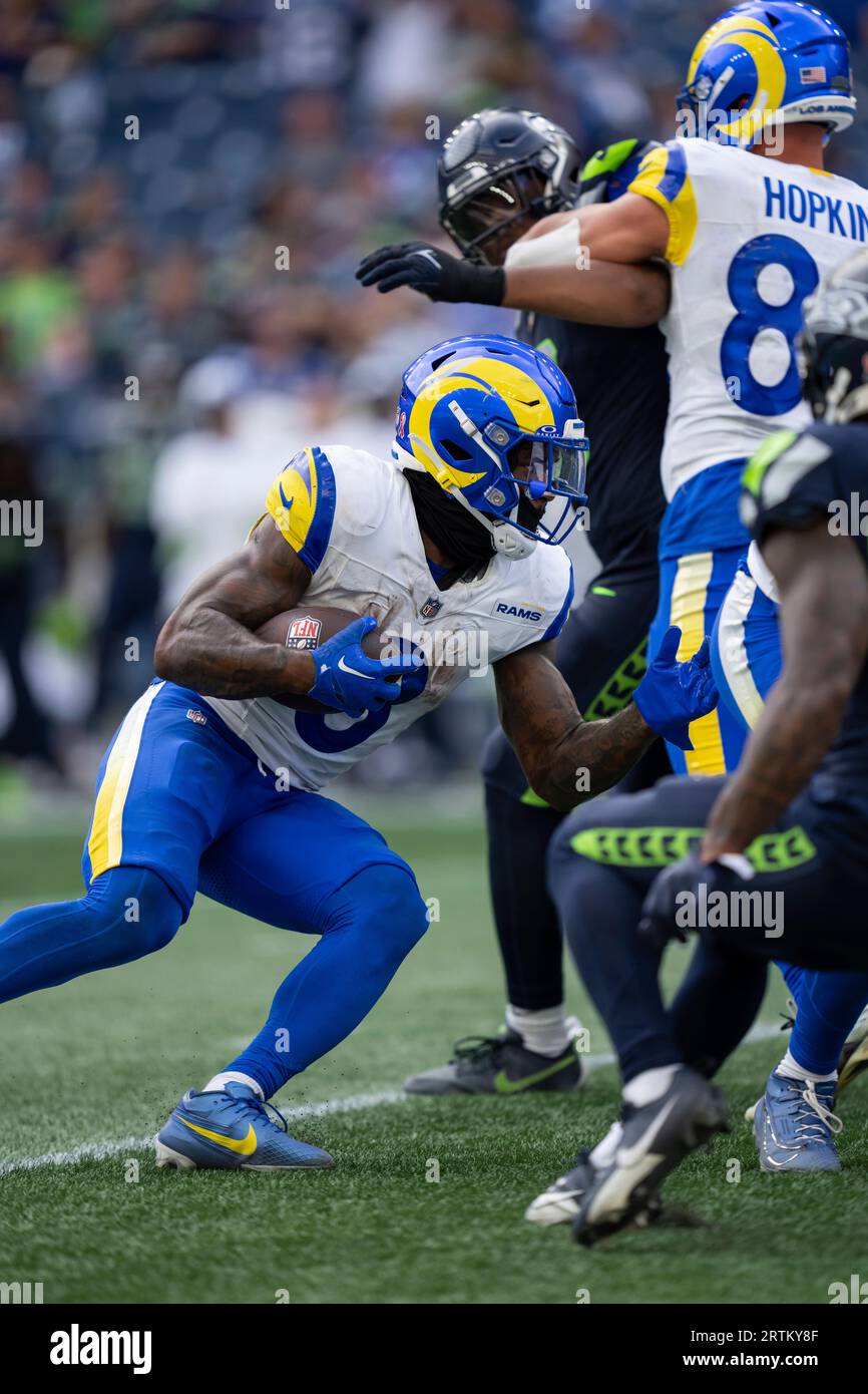Los Angeles Rams running back Cam Akers (3) runs with the ball during ...