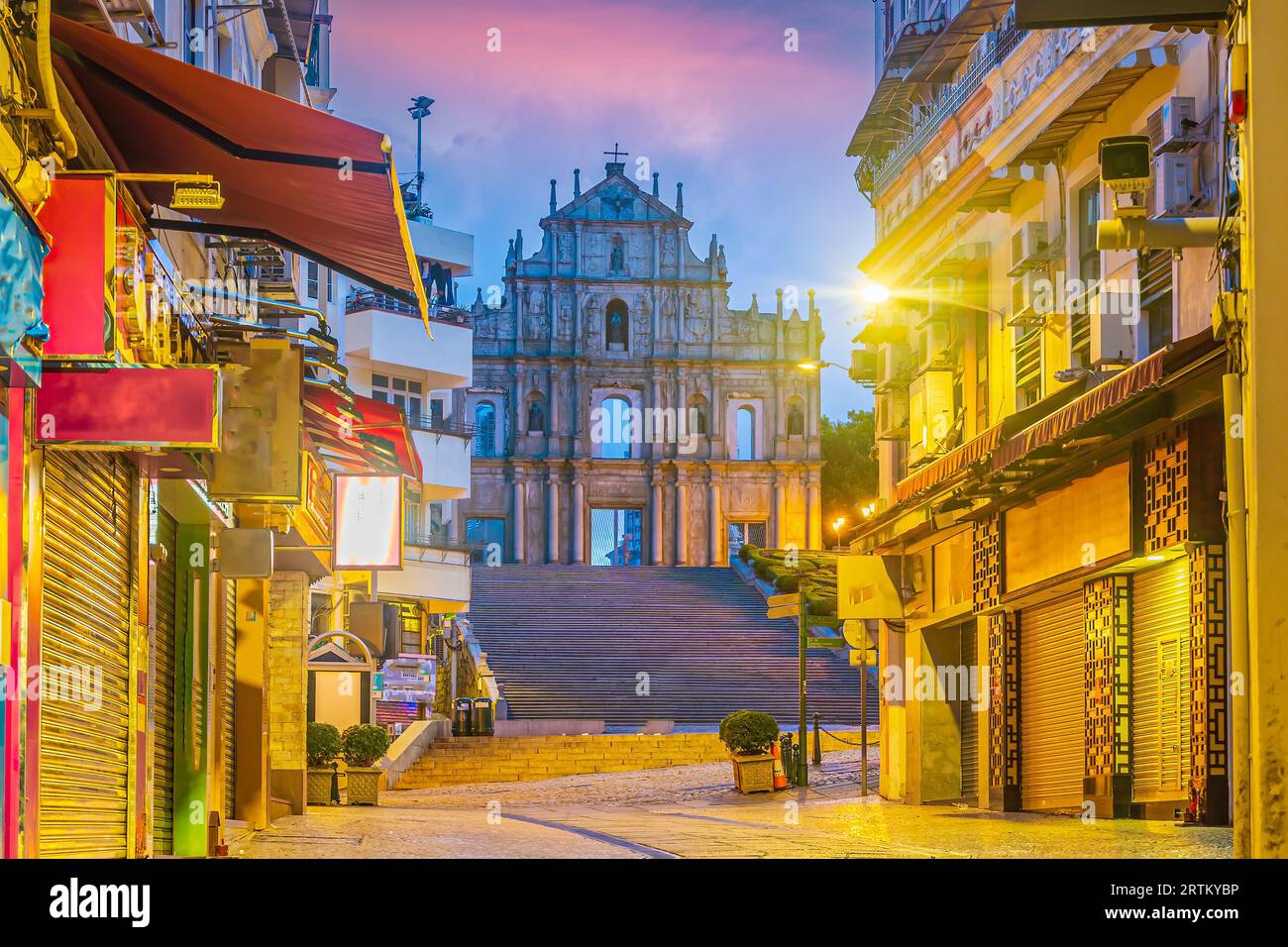 Ruins Of Saint Paul's Cathedral in downtown Macau at sunrise Stock ...