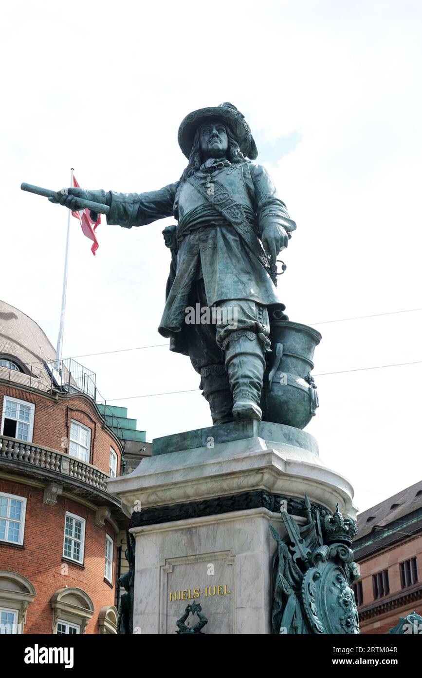 Sculpture of niels juel hi-res stock photography and images - Alamy