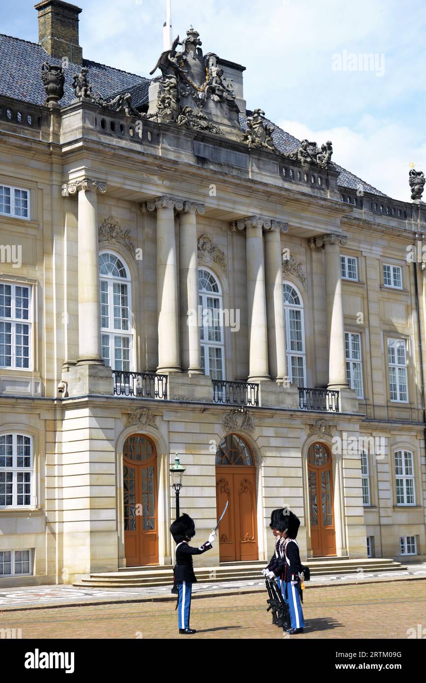 Uniform change hi-res stock photography and images - Alamy