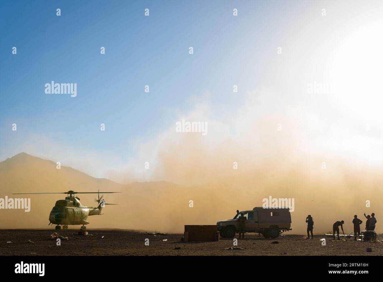 Earthquake helicopter rescue hi-res stock photography and images - Alamy