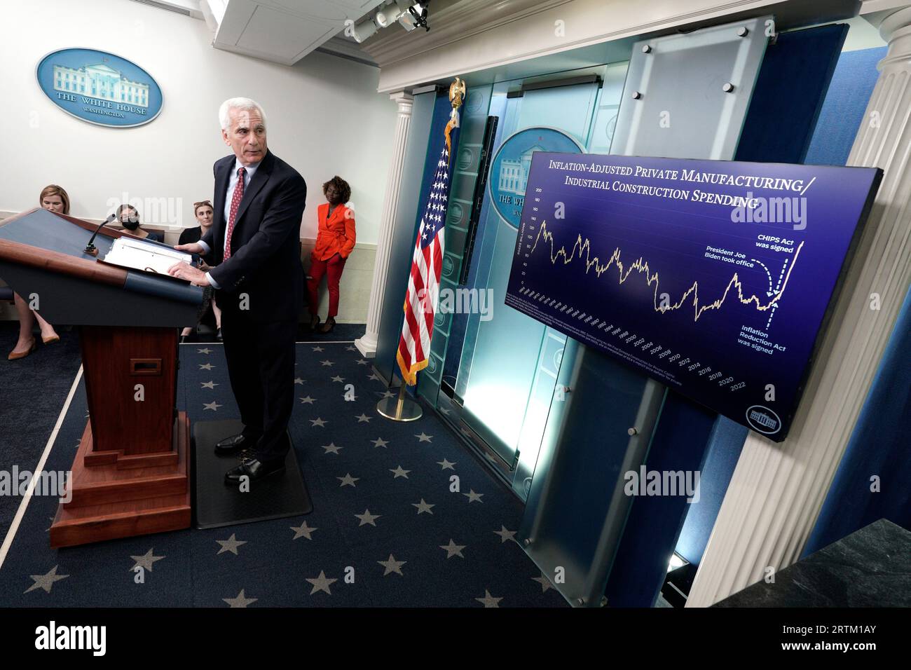 Vice president chief economist hi-res stock photography and images - Alamy