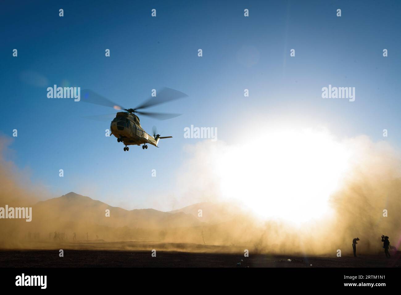 Earthquake helicopter rescue hi-res stock photography and images - Alamy