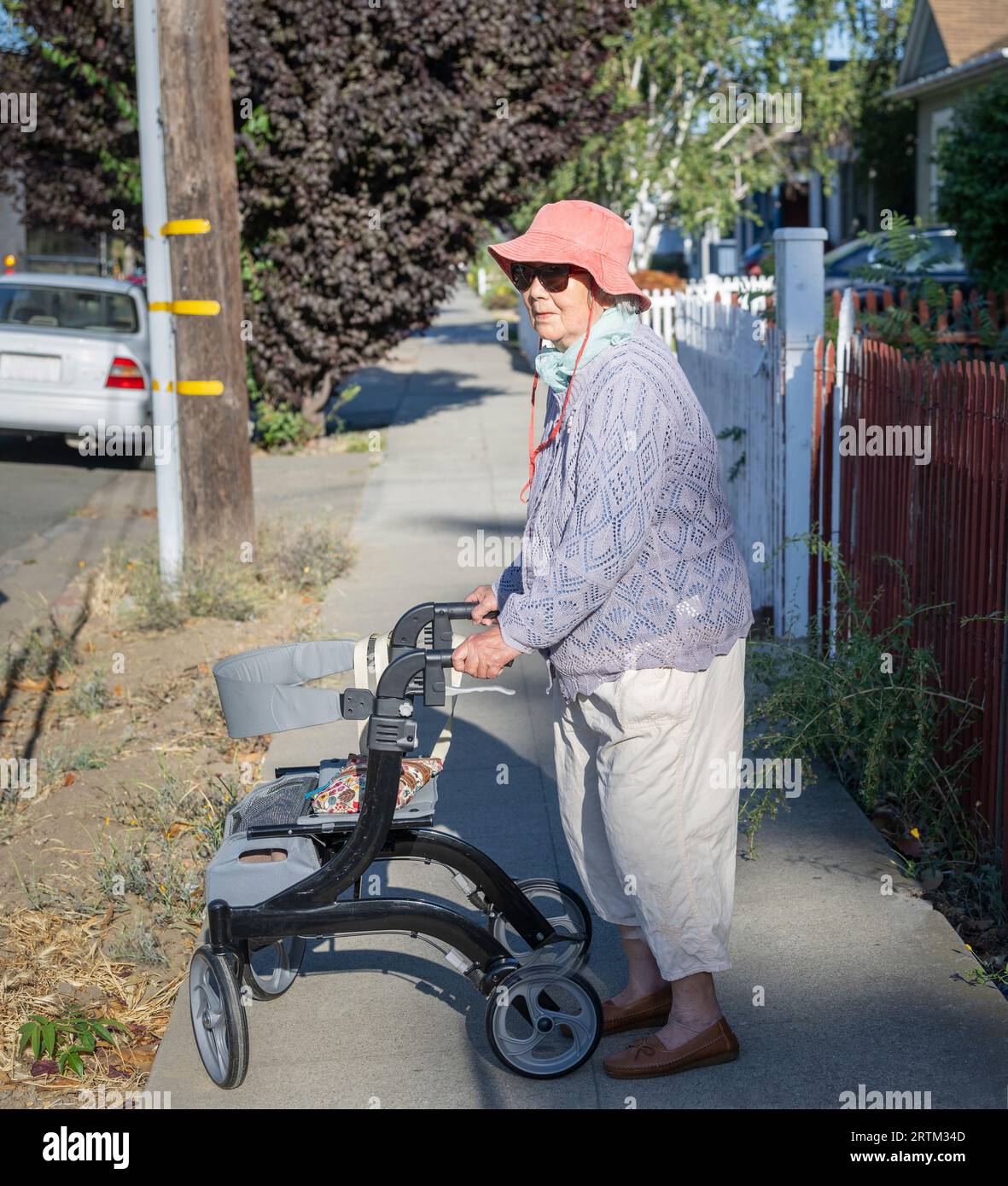 Woman walking home alone hi-res stock photography and images - Alamy