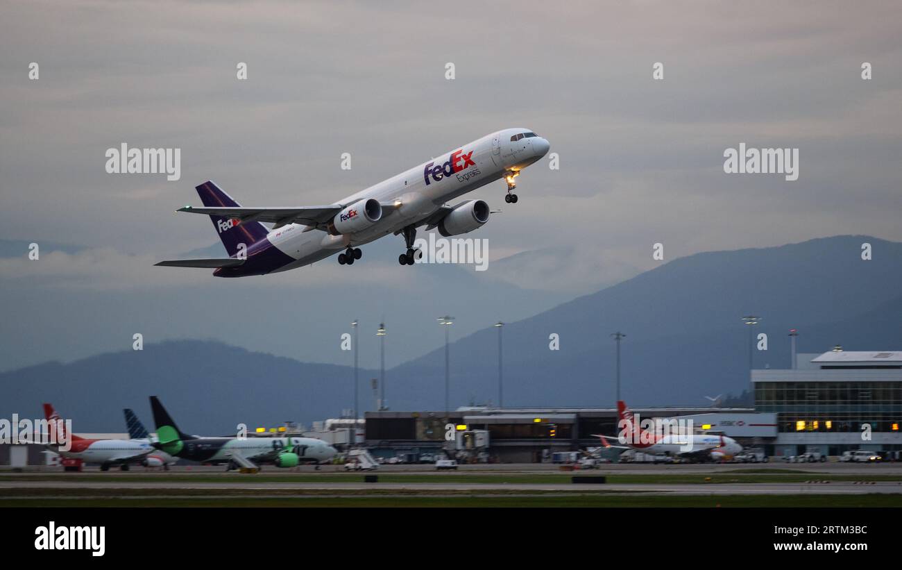 Richmond, British Columbia, Canada. 12th Sep, 2023. A FedEx Boeing 757 ...