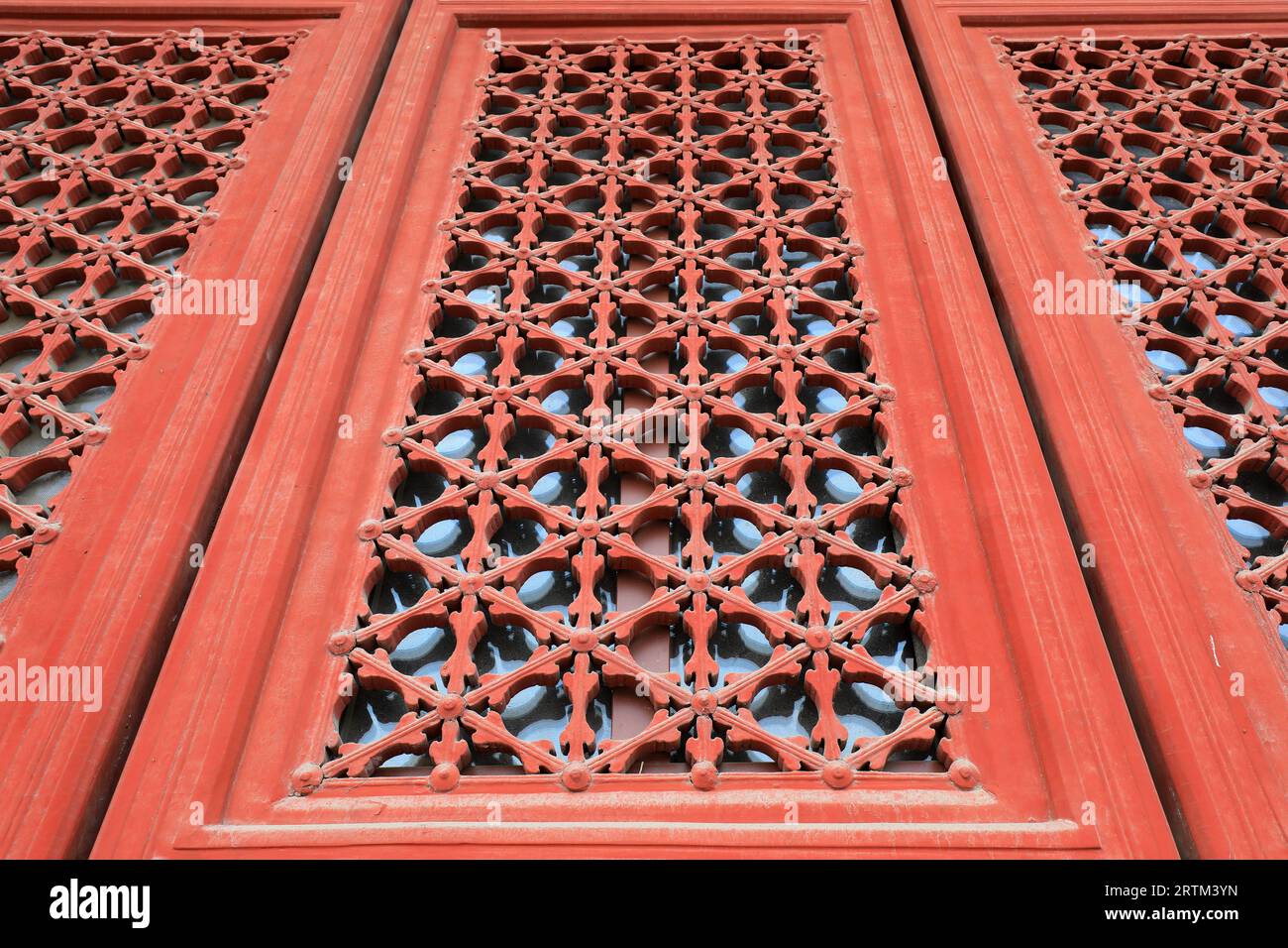 Wooden window lattice in the palace, Beijing Stock Photo - Alamy