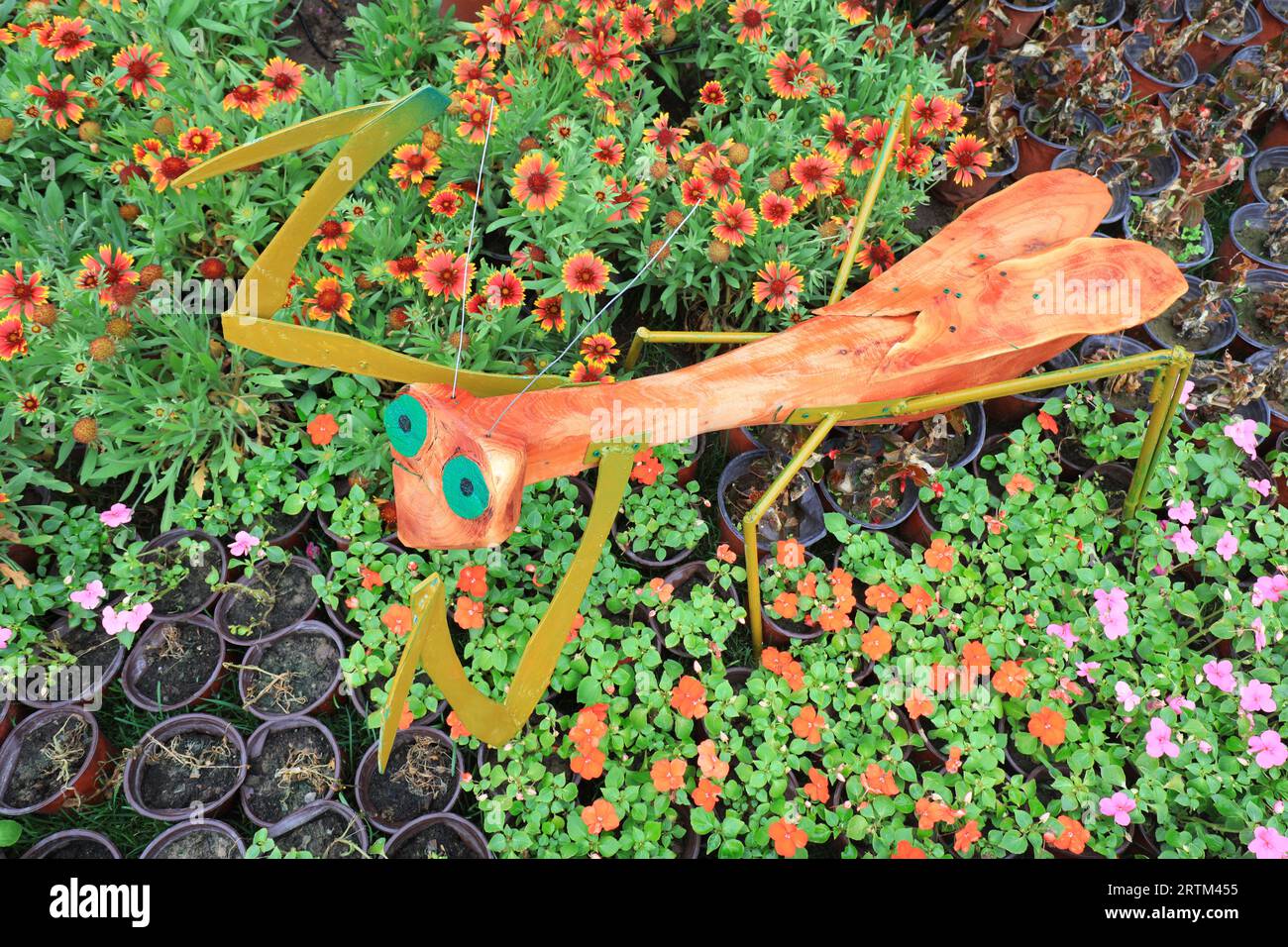 Mantis sculpture hi-res stock photography and images - Alamy