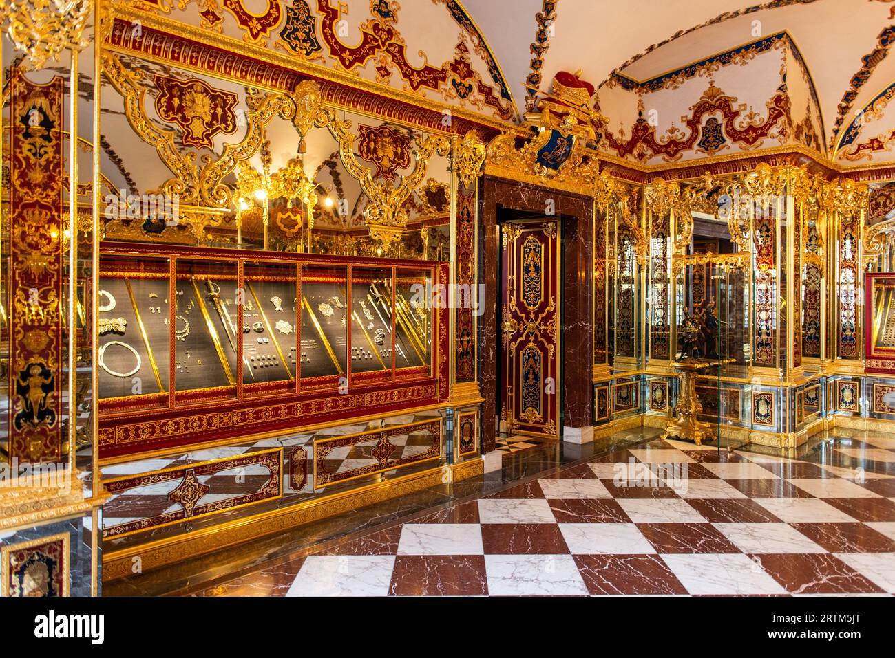 Visiting the Grünes Gewölbe or Green Vault, a museum in Dresden ...