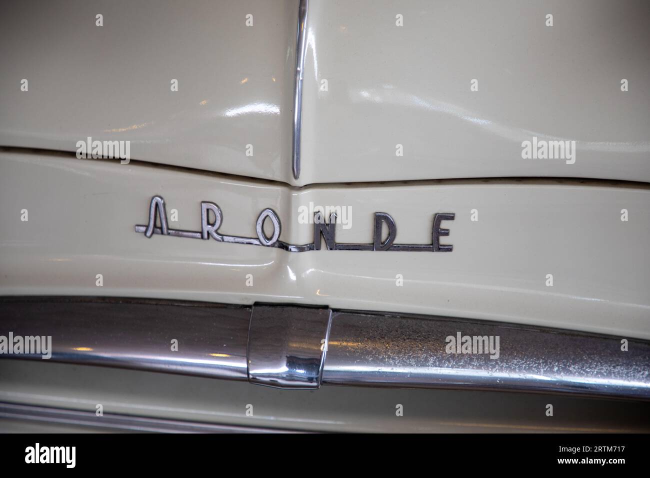 Simca aronde logo hi-res stock photography and images - Alamy