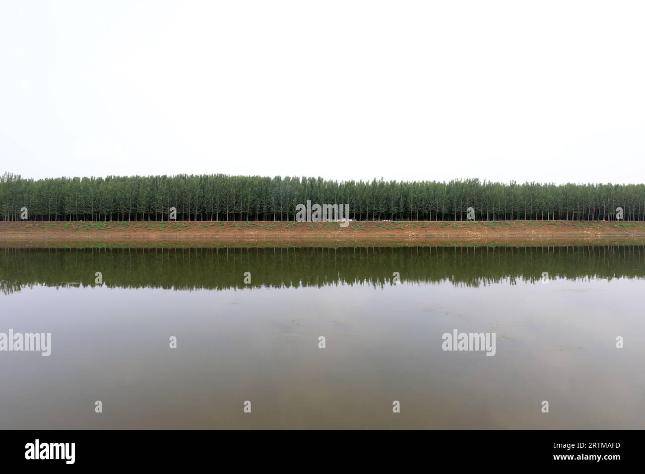 Canal natural hi-res stock photography and images - Alamy