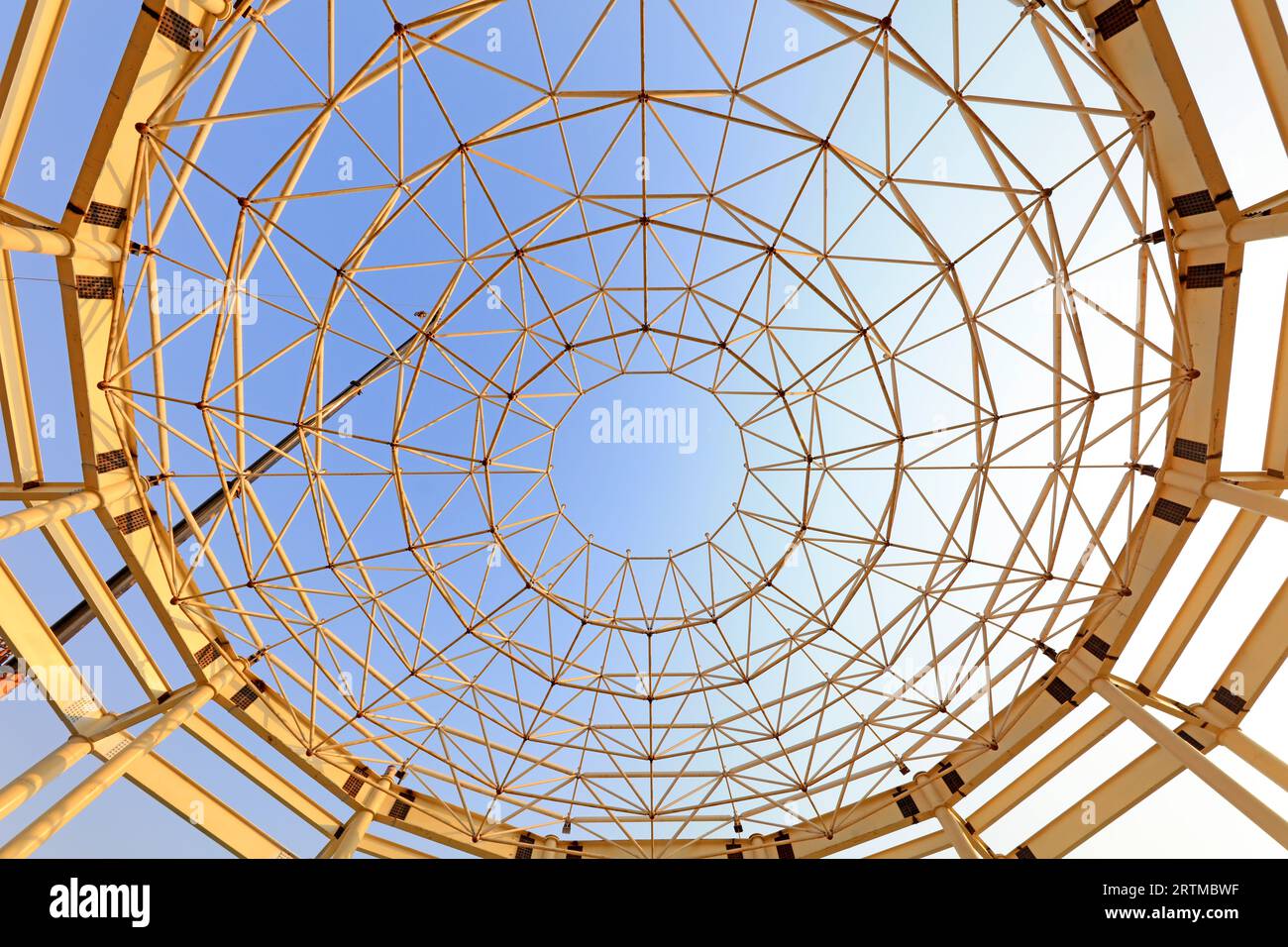 Curved steel beam hi-res stock photography and images - Alamy