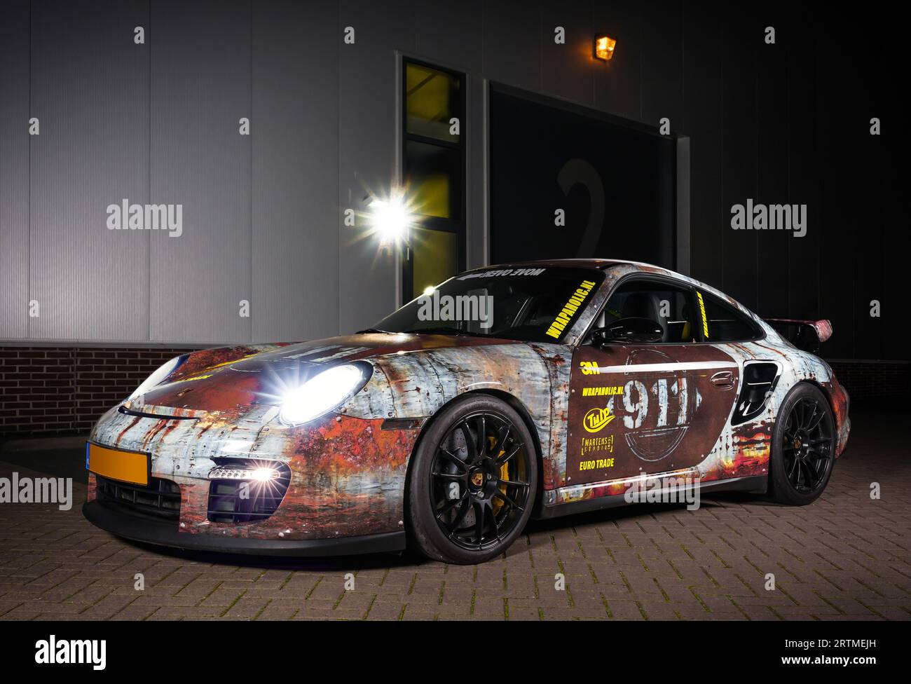 Night shoot with a Porsche 911 GT2 with a custom rusty 'rat car' wrap ...