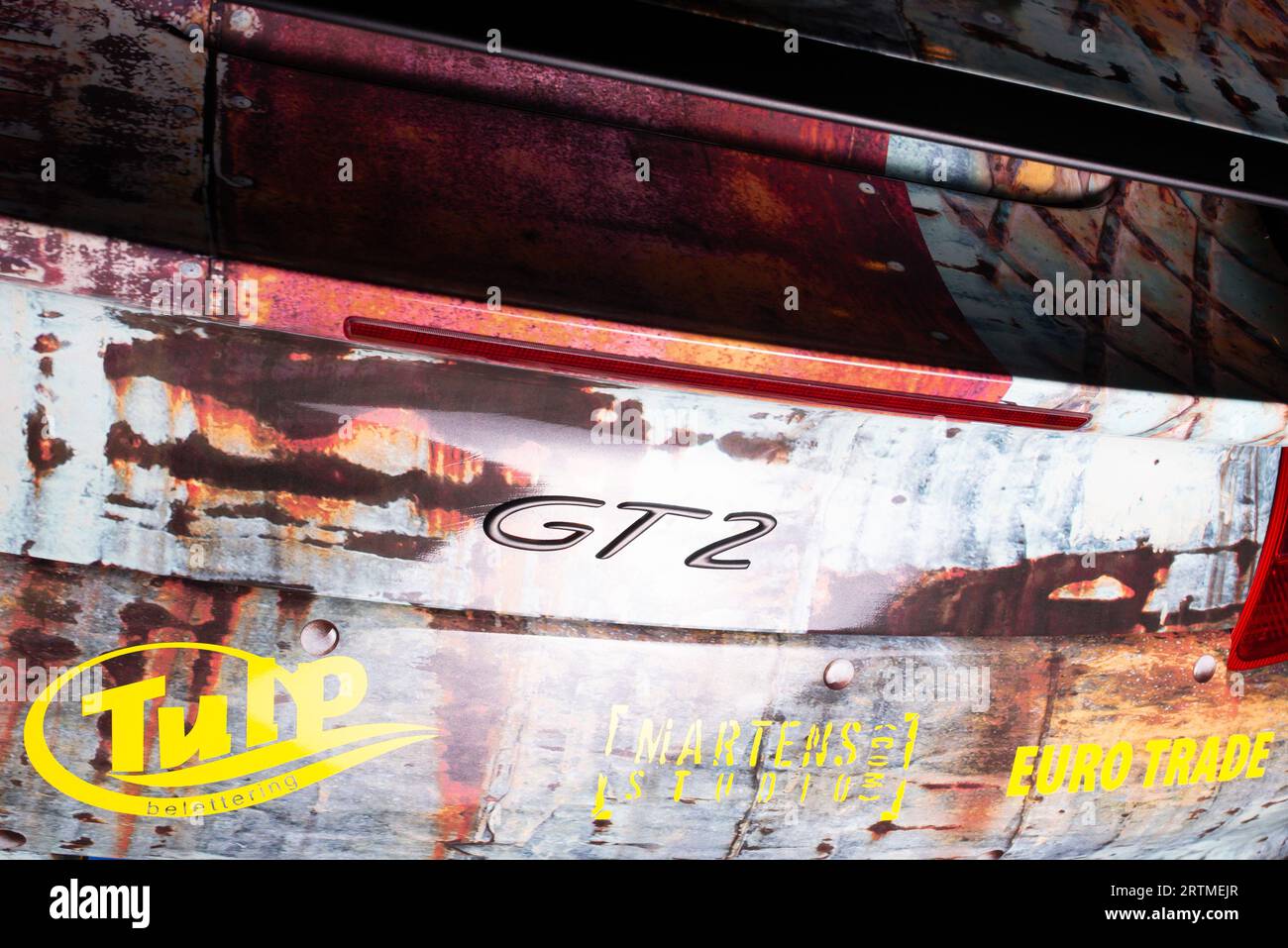 Night shoot with a Porsche 911 GT2 with a custom rusty 'rat car' wrap ...