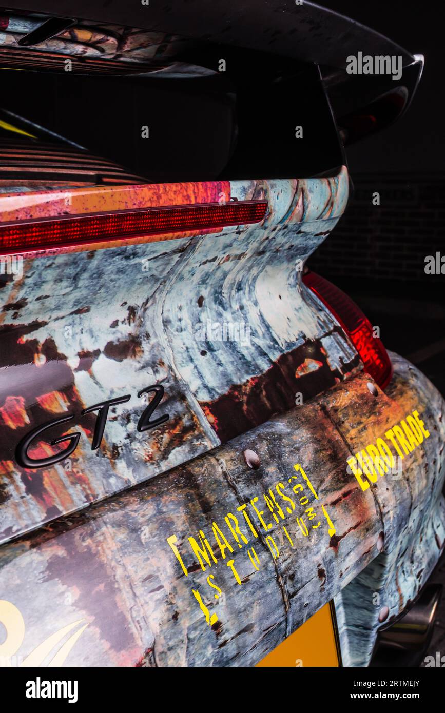 Night shoot with a Porsche 911 GT2 with a custom rusty 'rat car' wrap ...