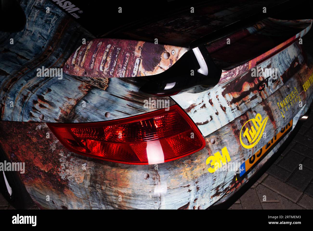 Night shoot with a Porsche 911 GT2 with a custom rusty 'rat car' wrap ...