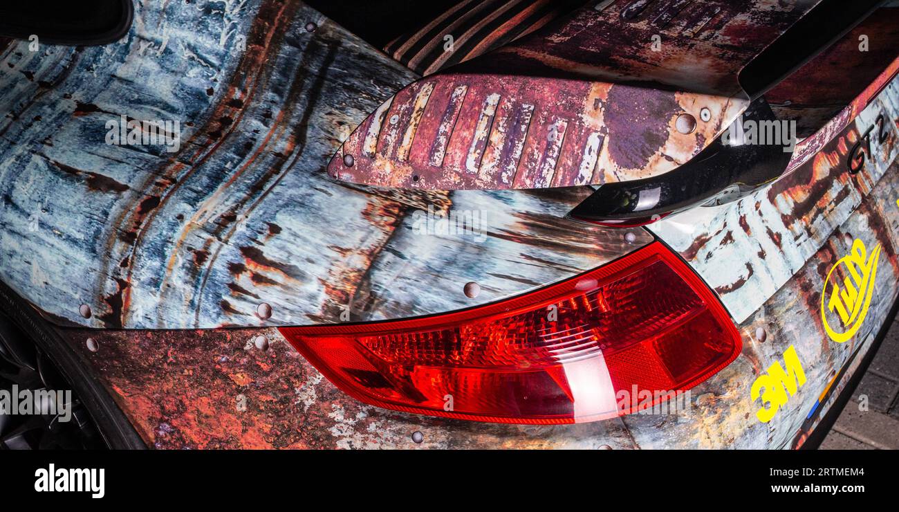 Night shoot with a Porsche 911 GT2 with a custom rusty 'rat car' wrap ...