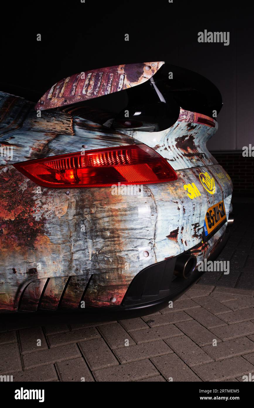 Night shoot with a Porsche 911 GT2 with a custom rusty 'rat car' wrap ...