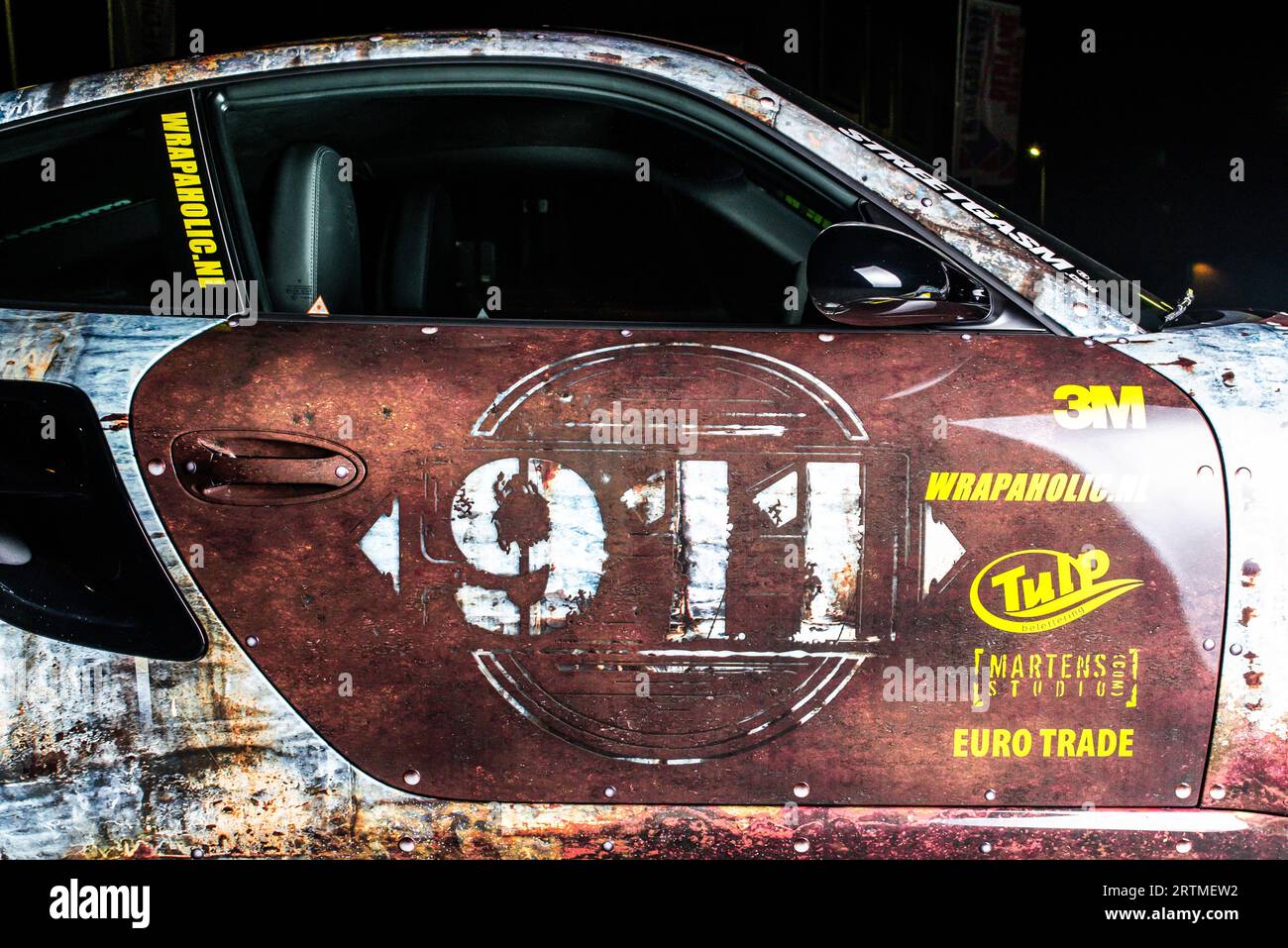 Night shoot with a Porsche 911 GT2 with a custom rusty 'rat car' wrap ...