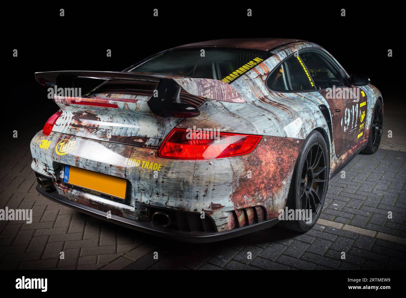 Night shoot with a Porsche 911 GT2 with a custom rusty 'rat car' wrap ...